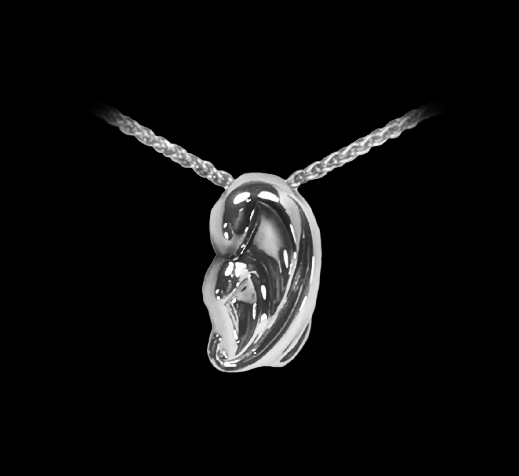 In Mothers Arms – Malcolm Jewelers